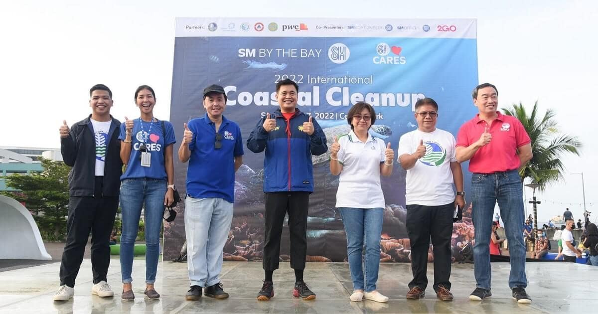 SM Prime Holdings hold the 2022 International Coastal Cleanup | Iconic MNL