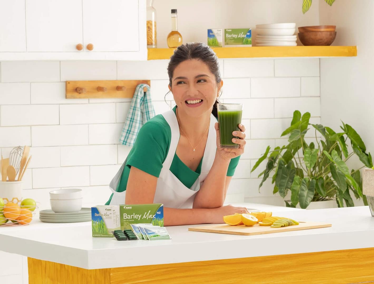 Dimples Romana enjoys the power of natural with Santé Barley Max